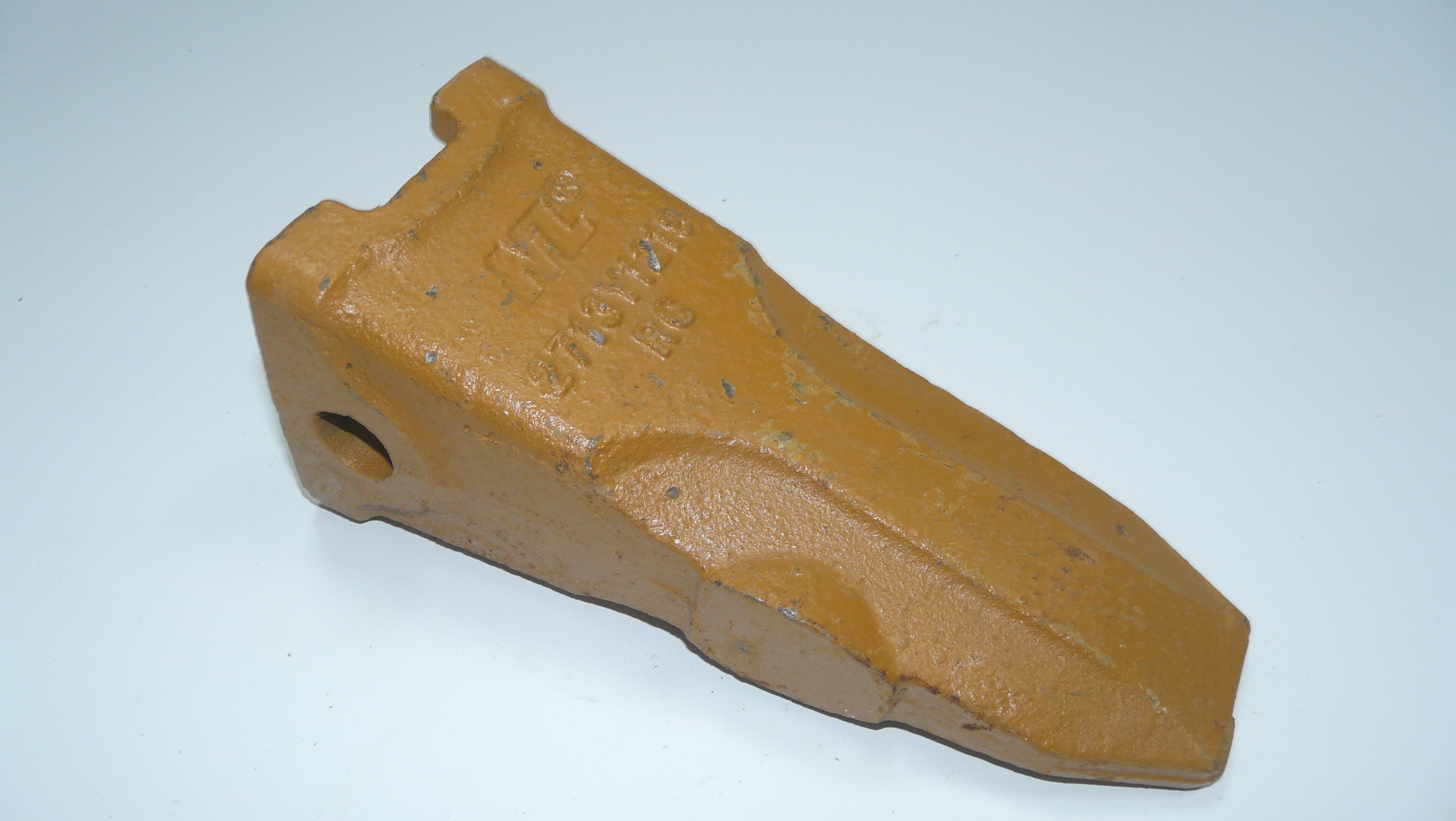 2713-1219RC Rock Bucket Teeth Alloy Steel Excavator Bucket Tips ...