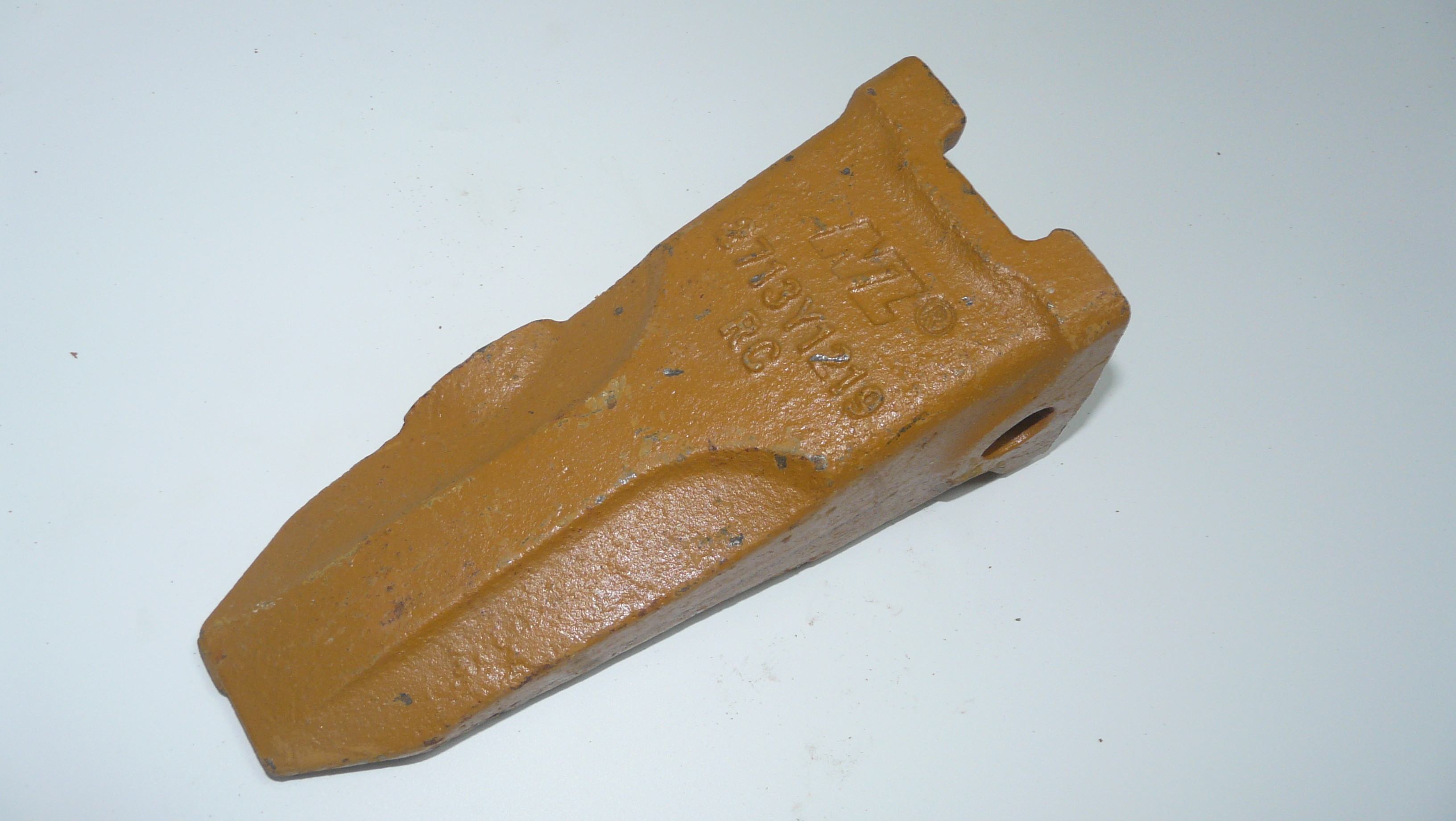 2713-1219RC Rock Bucket Teeth Alloy Steel Excavator Bucket Tips ...