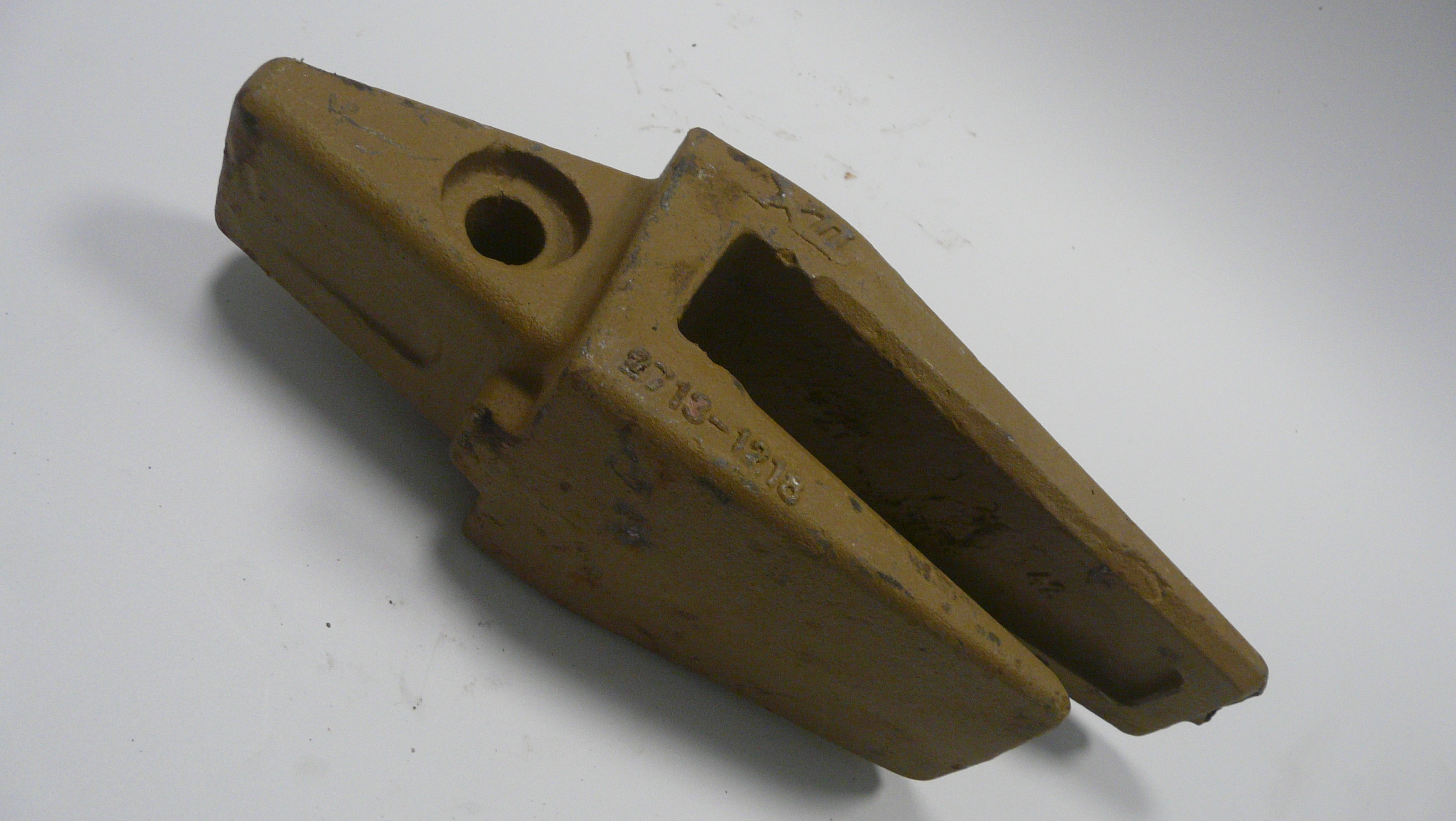 Durable Bucket Teeth And Adapters Precision Casting 2713-1218 OEM For ...